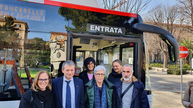 Ancona, nuovi bus urbani più accessibili alle persone disabili ...