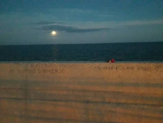 La luna il mare a Fano di Monica Baldini